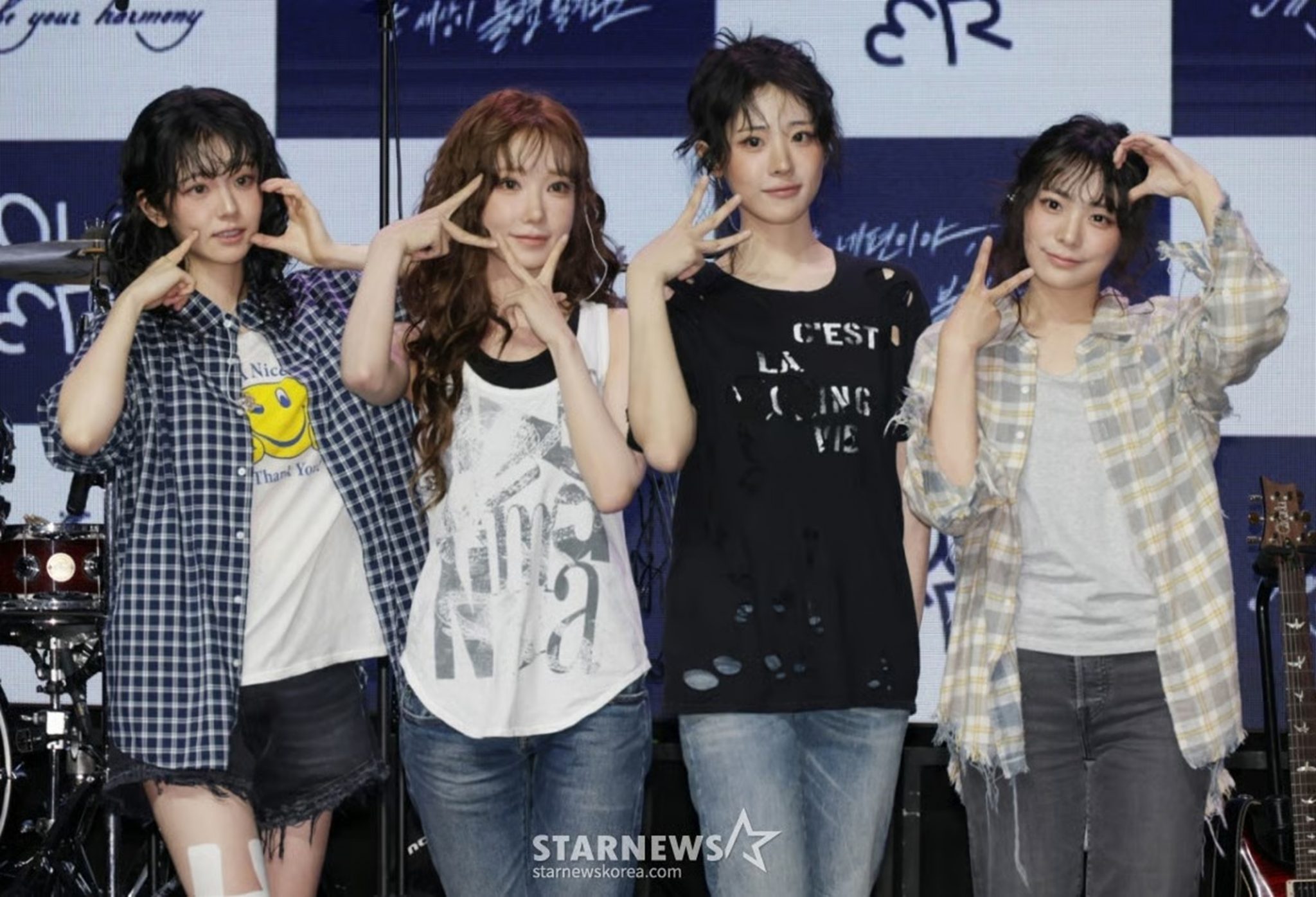 QWER、115件の悪質投稿を告訴「合意も寛大な対応も一切なし」 | KOREA WAVE